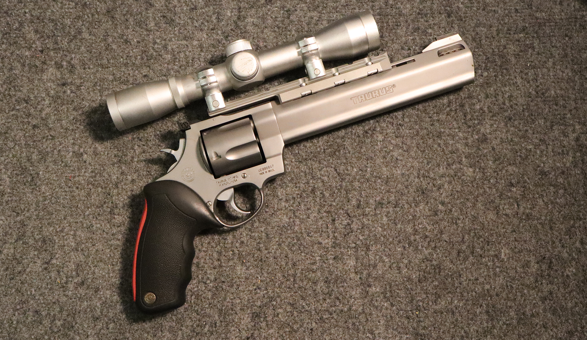 Taurus ~ Raging Bull ~ .480 Ruger | Bass Pro Shops